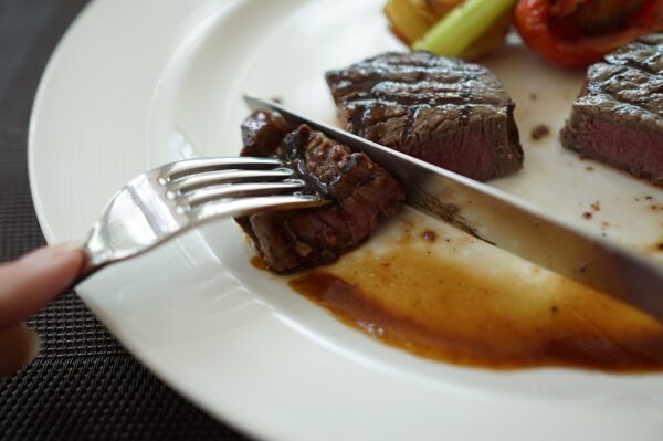 Resting the meat: the ultimate secret for a juicy tender steak